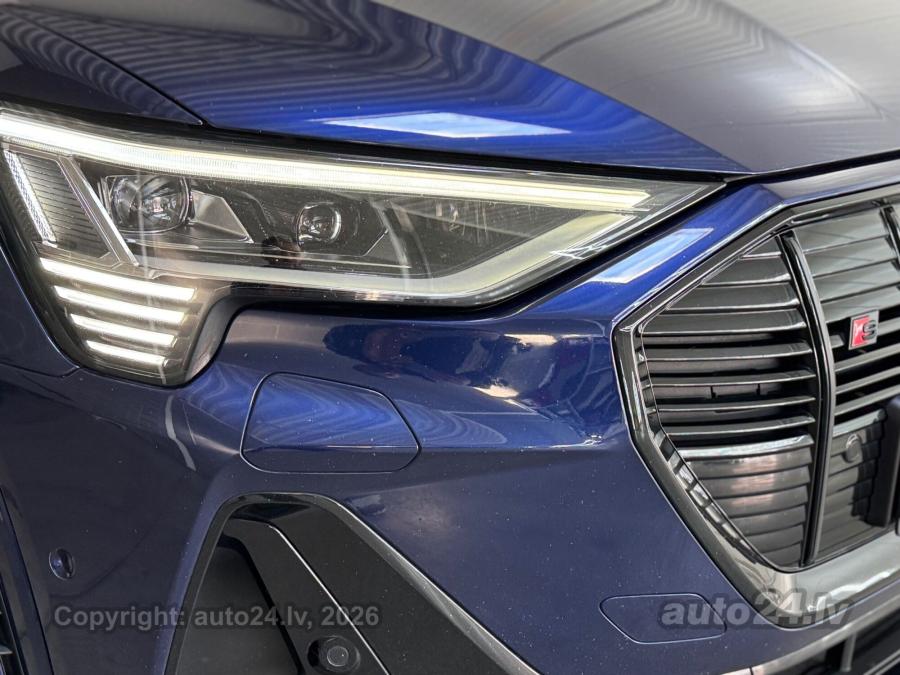 Синий Ауди E-Tron 2022 в Таллин, объемом двигателя 0.00 л и пробегом 86 тыс. км за 49999 €, фото 30 на AUTOMOTO.COM.LV