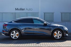 Blue Audi E-Tron 2022 in Ventspils, with an engine capacity of 0.00 L and mileage of 14 thousand km for 36500 €, photo 7 on AUTOMOTO.COM.LV