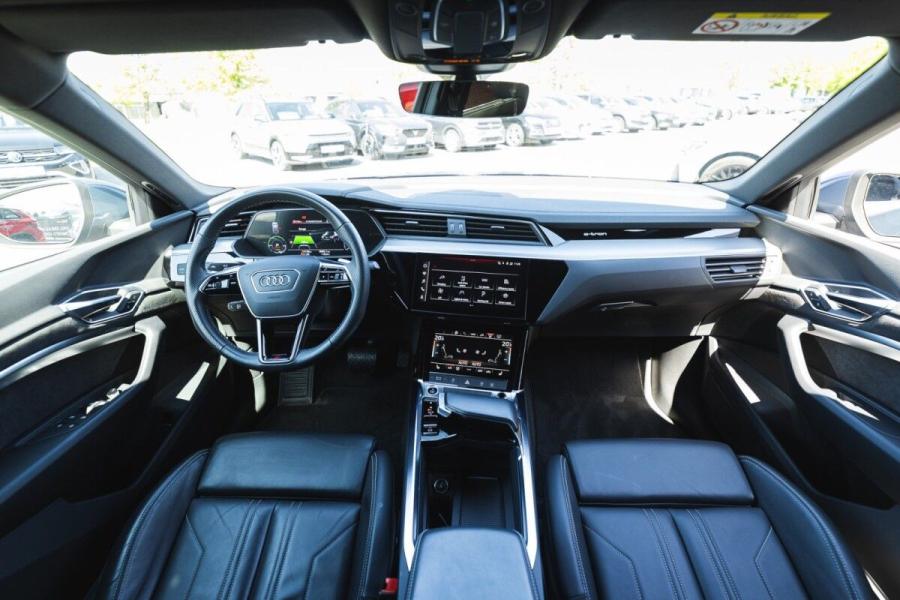 Blue Audi E-Tron 2022 in Ventspils, with an engine capacity of 0.00 L and mileage of 14 thousand km for 36500 €, photo 13 on AUTOMOTO.COM.LV