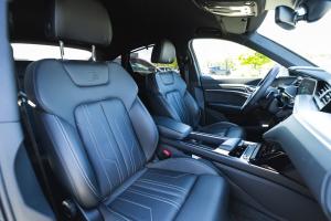 Blue Audi E-Tron 2022 in Ventspils, with an engine capacity of 0.00 L and mileage of 14 thousand km for 36500 €, photo 15 on AUTOMOTO.COM.LV