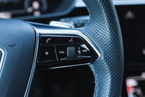 Blue Audi E-Tron 2022 in Ventspils, with an engine capacity of 0.00 L and mileage of 14 thousand km for 36500 €, photo 18 on AUTOMOTO.COM.LV