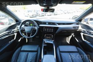 Синий Ауди E-Tron 2022 в Вентспилс, объемом двигателя 0.00 л и пробегом 14 тыс. км за 35700 €, фото 13 на AUTOMOTO.COM.LV