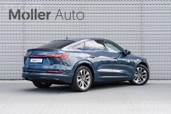 Zils Audi E-Tron 2022 Rīga, ar dzinēja tilpumu 0.00 L un nobraukumu 64 tūkst. km par 33250 €, foto 4 vietnē AUTOMOTO.COM.LV