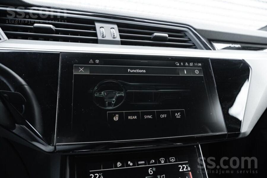 Zils Audi E-Tron 2022 Rīga, ar dzinēja tilpumu 0.00 L un nobraukumu 64 tūkst. km par 33250 €, foto 22 vietnē AUTOMOTO.COM.LV