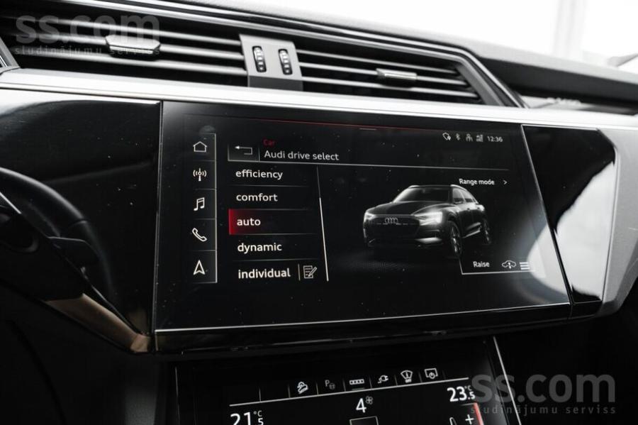 Zils Audi E-Tron 2022 Rīga, ar dzinēja tilpumu 0.00 L un nobraukumu 106 tūkst. km par 28950 €, foto 26 vietnē AUTOMOTO.COM.LV