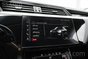 Zils Audi E-Tron 2022 Rīga, ar dzinēja tilpumu 0.00 L un nobraukumu 106 tūkst. km par 28950 €, foto 27 vietnē AUTOMOTO.COM.LV