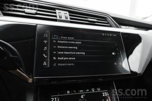 Zils Audi E-Tron 2022 Rīga, ar dzinēja tilpumu 0.00 L un nobraukumu 106 tūkst. km par 28950 €, foto 31 vietnē AUTOMOTO.COM.LV