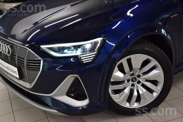 Zils Audi E-Tron 2022 Rīga, ar dzinēja tilpumu 0.00 L un nobraukumu 93 tūkst. km par 38990 €, foto 10 vietnē AUTOMOTO.COM.LV