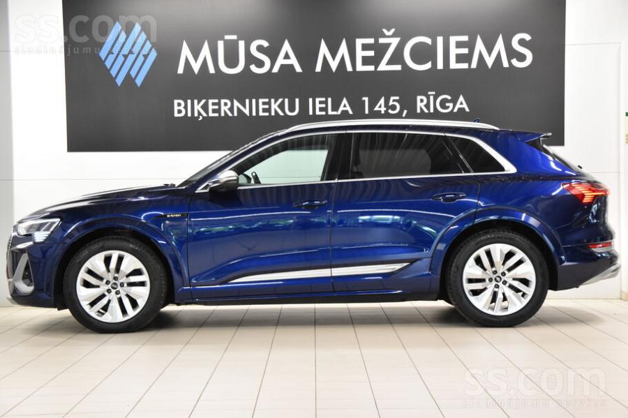 Синий Ауди E-Tron 2022 в Рига, объемом двигателя 0.00 л и пробегом 93 тыс. км за 37990 €, фото 6 на AUTOMOTO.COM.LV