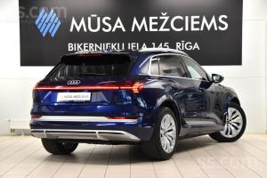 Синий Ауди E-Tron 2022 в Рига, объемом двигателя 0.00 л и пробегом 93 тыс. км за 37990 €, фото 9 на AUTOMOTO.COM.LV