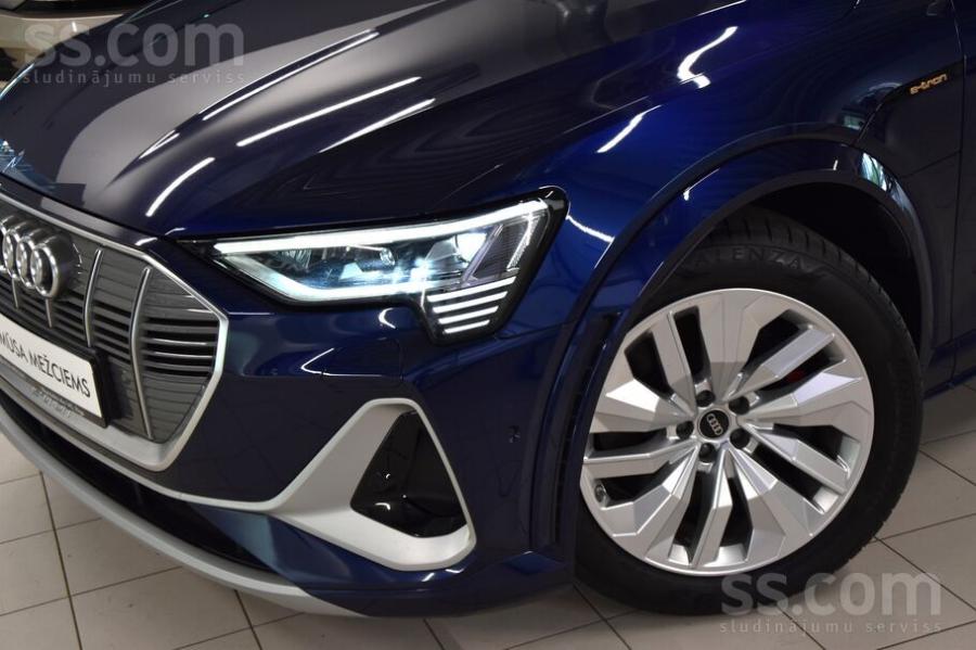 Синий Ауди E-Tron 2022 в Рига, объемом двигателя 0.00 л и пробегом 93 тыс. км за 37990 €, фото 11 на AUTOMOTO.COM.LV