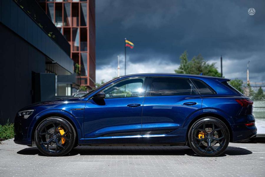 Zils Audi E-Tron 2022 Viļņa, ar dzinēja tilpumu 0.00 L un nobraukumu 60 tūkst. km par 33900 €, foto 4 vietnē AUTOMOTO.COM.LV