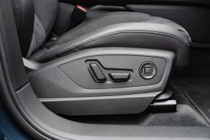 Blue Audi E-Tron 2022 in Riga, with an engine capacity of 0.00 L and mileage of 106 thousand km for 28950 €, photo 9 on AUTOMOTO.COM.LV