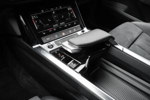 Blue Audi E-Tron 2022 in Riga, with an engine capacity of 0.00 L and mileage of 106 thousand km for 28950 €, photo 20 on AUTOMOTO.COM.LV