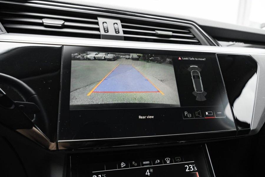 Blue Audi E-Tron 2022 in Riga, with an engine capacity of 0.00 L and mileage of 106 thousand km for 28950 €, photo 22 on AUTOMOTO.COM.LV