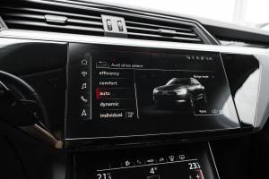 Blue Audi E-Tron 2022 in Riga, with an engine capacity of 0.00 L and mileage of 106 thousand km for 28950 €, photo 26 on AUTOMOTO.COM.LV