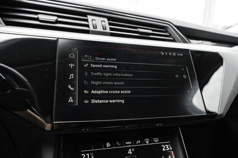 Blue Audi E-Tron 2022 in Riga, with an engine capacity of 0.00 L and mileage of 106 thousand km for 28950 €, photo 30 on AUTOMOTO.COM.LV