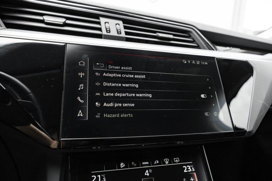 Blue Audi E-Tron 2022 in Riga, with an engine capacity of 0.00 L and mileage of 106 thousand km for 28950 €, photo 31 on AUTOMOTO.COM.LV