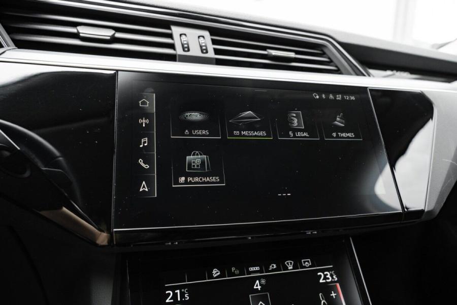 Blue Audi E-Tron 2022 in Riga, with an engine capacity of 0.00 L and mileage of 106 thousand km for 28950 €, photo 32 on AUTOMOTO.COM.LV