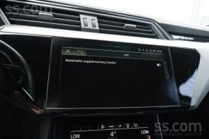 Zils Audi E-Tron 2022 Rīga, ar dzinēja tilpumu 0.00 L un nobraukumu 77 tūkst. km par 36500 €, foto 26 vietnē AUTOMOTO.COM.LV