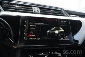 Zils Audi E-Tron 2022 Rīga, ar dzinēja tilpumu 0.00 L un nobraukumu 77 tūkst. km par 36500 €, foto 29 vietnē AUTOMOTO.COM.LV