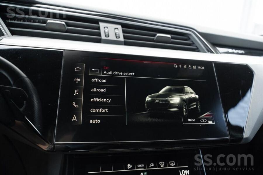 Zils Audi E-Tron 2022 Rīga, ar dzinēja tilpumu 0.00 L un nobraukumu 77 tūkst. km par 36500 €, foto 30 vietnē AUTOMOTO.COM.LV