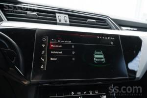 Zils Audi E-Tron 2022 Rīga, ar dzinēja tilpumu 0.00 L un nobraukumu 77 tūkst. km par 36500 €, foto 31 vietnē AUTOMOTO.COM.LV