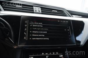 Zils Audi E-Tron 2022 Rīga, ar dzinēja tilpumu 0.00 L un nobraukumu 77 tūkst. km par 36500 €, foto 32 vietnē AUTOMOTO.COM.LV