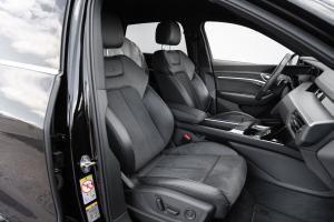 Zils Audi E-Tron 2022 Rīga, ar dzinēja tilpumu 0.00 L un nobraukumu 77 tūkst. km par 36500 €, foto 8 vietnē AUTOMOTO.COM.LV