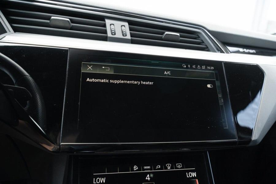 Zils Audi E-Tron 2022 Rīga, ar dzinēja tilpumu 0.00 L un nobraukumu 77 tūkst. km par 36500 €, foto 26 vietnē AUTOMOTO.COM.LV