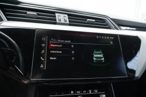 Zils Audi E-Tron 2022 Rīga, ar dzinēja tilpumu 0.00 L un nobraukumu 77 tūkst. km par 36500 €, foto 31 vietnē AUTOMOTO.COM.LV