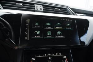 Zils Audi E-Tron 2022 Rīga, ar dzinēja tilpumu 0.00 L un nobraukumu 77 tūkst. km par 36500 €, foto 33 vietnē AUTOMOTO.COM.LV