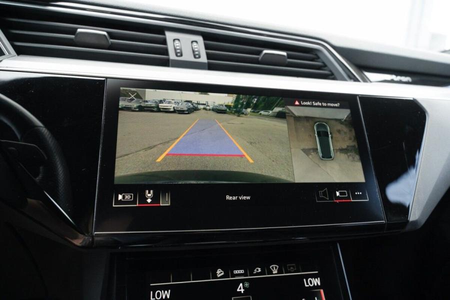 Zils Audi E-Tron 2022 Rīga, ar dzinēja tilpumu 0.00 L un nobraukumu 77 tūkst. km par 36500 €, foto 34 vietnē AUTOMOTO.COM.LV