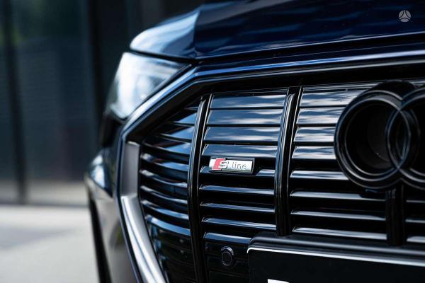 Синий Ауди E-Tron 2022 в Вильнюс, объемом двигателя 0.00 л и пробегом 60 тыс. км за 32900 €, фото 8 на AUTOMOTO.COM.LV