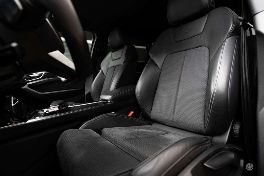Blue Audi E-Tron 2022 in Vilnius, with an engine capacity of 0.00 L and mileage of 99 thousand km for 33900 €, photo 8 on AUTOMOTO.COM.LV