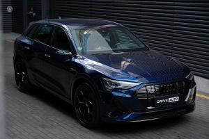 Blue Audi E-Tron 2022 in Vilnius, with an engine capacity of 0.00 L and mileage of 99 thousand km for 33900 €, photo 9 on AUTOMOTO.COM.LV