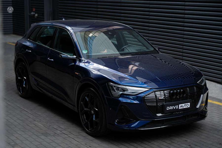 Blue Audi E-Tron 2022 in Vilnius, with an engine capacity of 0.00 L and mileage of 99 thousand km for 33900 €, photo 9 on AUTOMOTO.COM.LV