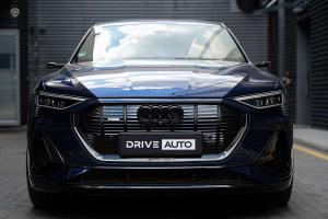 Blue Audi E-Tron 2022 in Vilnius, with an engine capacity of 0.00 L and mileage of 99 thousand km for 33900 €, photo 11 on AUTOMOTO.COM.LV