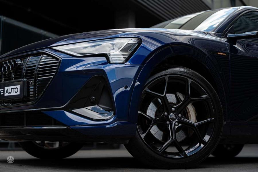 Blue Audi E-Tron 2022 in Vilnius, with an engine capacity of 0.00 L and mileage of 99 thousand km for 33900 €, photo 13 on AUTOMOTO.COM.LV