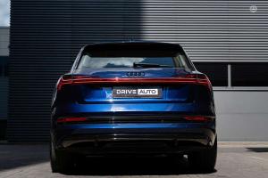 Blue Audi E-Tron 2022 in Vilnius, with an engine capacity of 0.00 L and mileage of 99 thousand km for 33900 €, photo 14 on AUTOMOTO.COM.LV