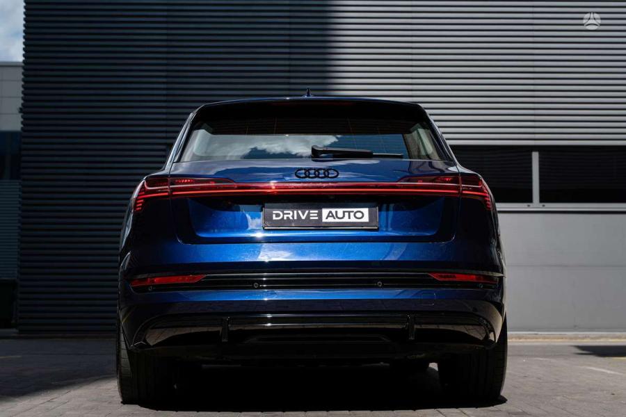 Blue Audi E-Tron 2022 in Vilnius, with an engine capacity of 0.00 L and mileage of 99 thousand km for 33900 €, photo 14 on AUTOMOTO.COM.LV