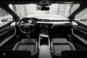 Blue Audi E-Tron 2022 in Vilnius, with an engine capacity of 0.00 L and mileage of 99 thousand km for 33900 €, photo 16 on AUTOMOTO.COM.LV