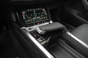 Синий Ауди E-Tron 2022 в Вильнюс, объемом двигателя 0.00 л и пробегом 52 тыс. км за 41950 €, фото 9 на AUTOMOTO.COM.LV
