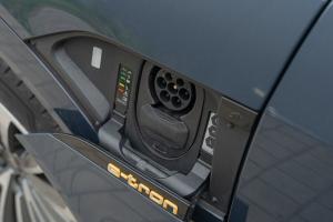 Синий Ауди E-Tron 2022 в Вильнюс, объемом двигателя 0.00 л и пробегом 52 тыс. км за 41950 €, фото 21 на AUTOMOTO.COM.LV