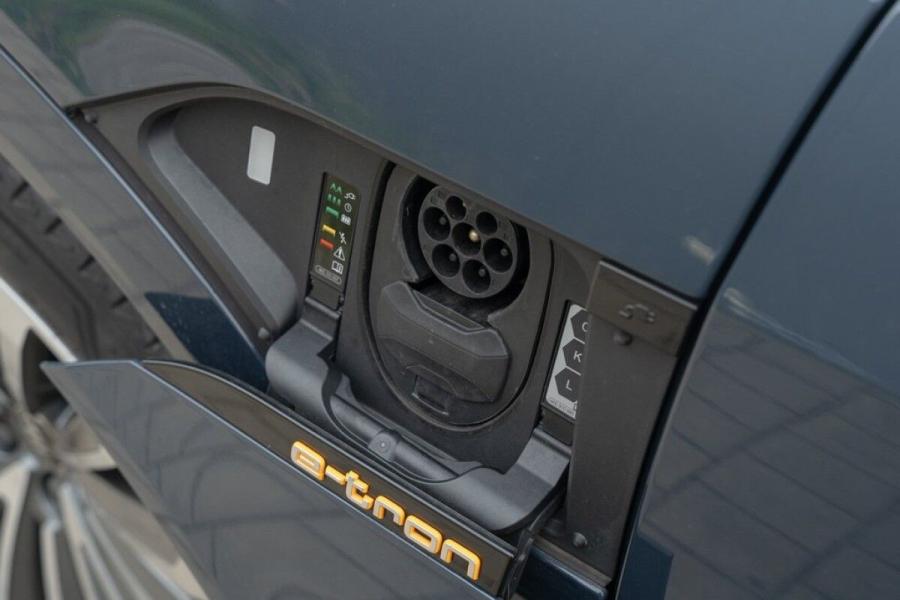 Синий Ауди E-Tron 2022 в Вильнюс, объемом двигателя 0.00 л и пробегом 52 тыс. км за 41950 €, фото 21 на AUTOMOTO.COM.LV