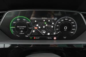 Синий Ауди E-Tron 2022 в Вильнюс, объемом двигателя 0.00 л и пробегом 52 тыс. км за 41950 €, фото 22 на AUTOMOTO.COM.LV