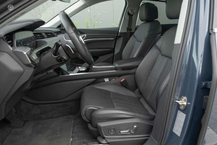 Zils Audi E-Tron 2022 Viļņa, ar dzinēja tilpumu 0.00 L un nobraukumu 52 tūkst. km par 41950 €, foto 13 vietnē AUTOMOTO.COM.LV