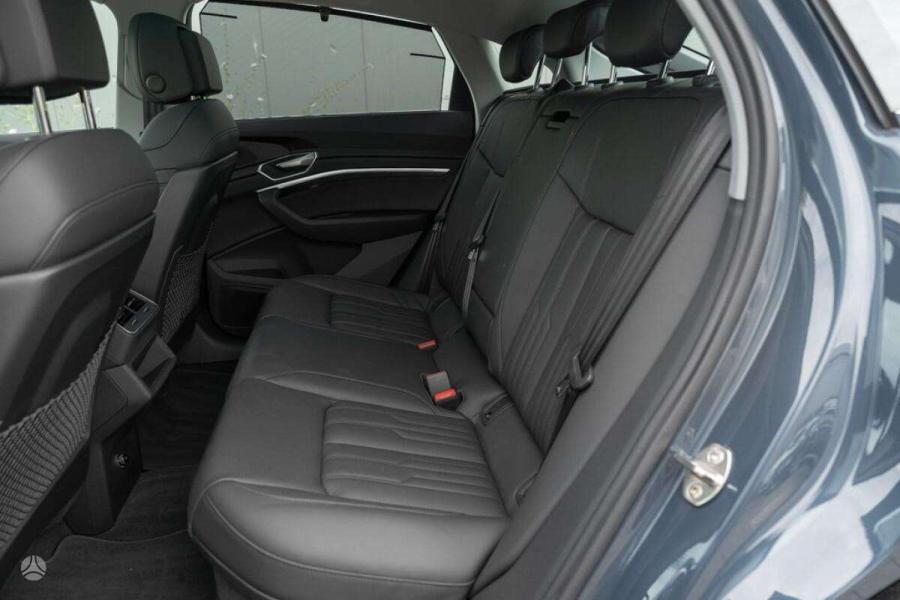 Zils Audi E-Tron 2022 Viļņa, ar dzinēja tilpumu 0.00 L un nobraukumu 52 tūkst. km par 41950 €, foto 14 vietnē AUTOMOTO.COM.LV