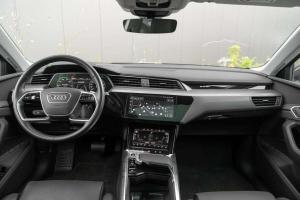 Zils Audi E-Tron 2022 Viļņa, ar dzinēja tilpumu 0.00 L un nobraukumu 52 tūkst. km par 41950 €, foto 15 vietnē AUTOMOTO.COM.LV
