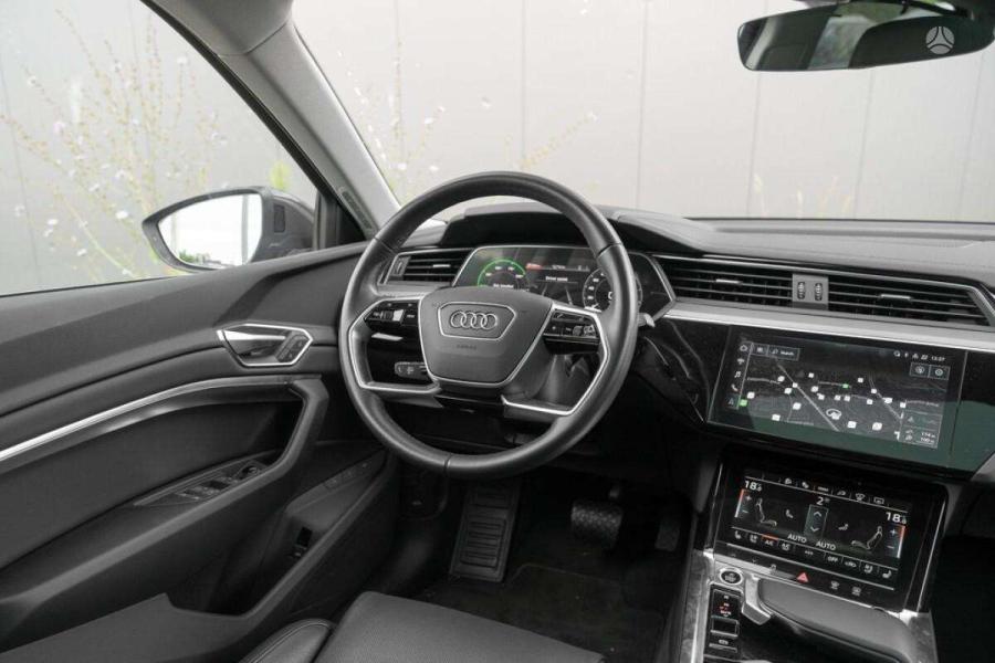 Zils Audi E-Tron 2022 Viļņa, ar dzinēja tilpumu 0.00 L un nobraukumu 52 tūkst. km par 41950 €, foto 16 vietnē AUTOMOTO.COM.LV